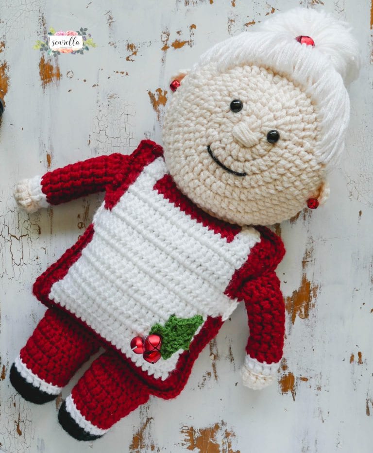 Crochet Mrs. Claus • Sewrella