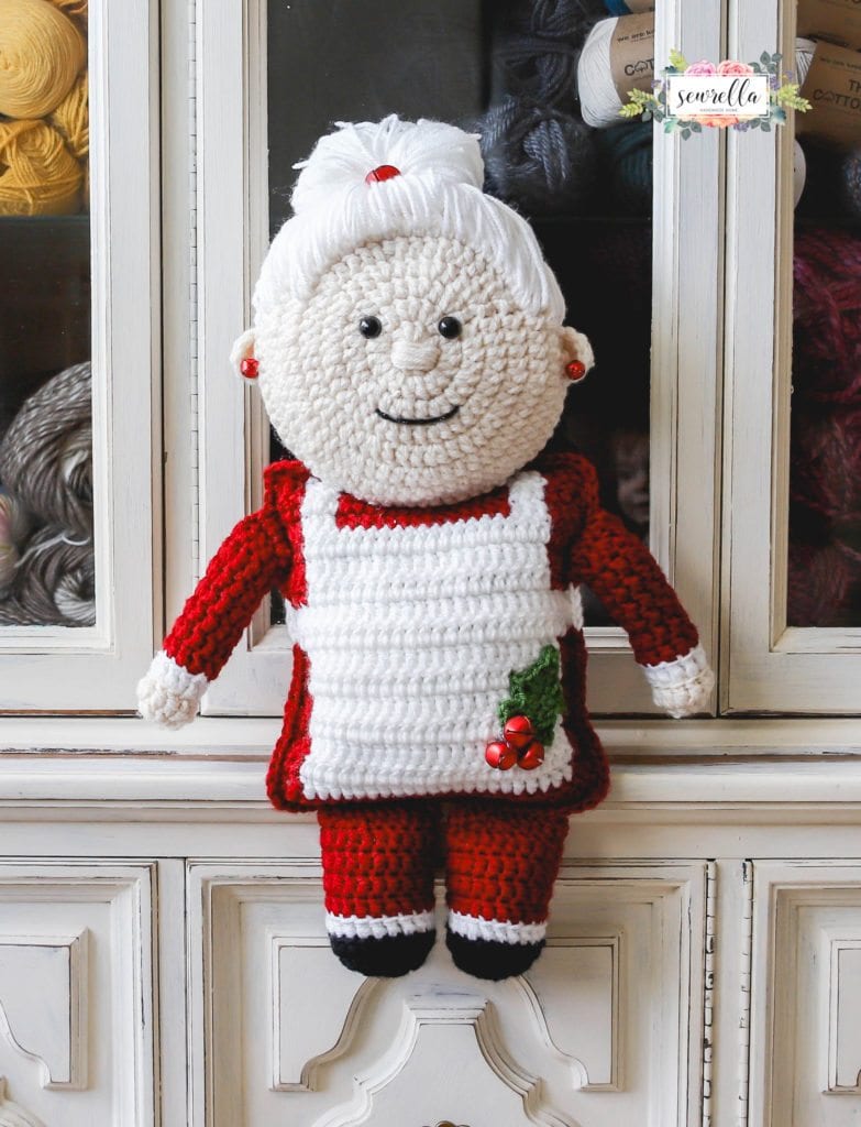 Crochet Mrs. Claus • Sewrella