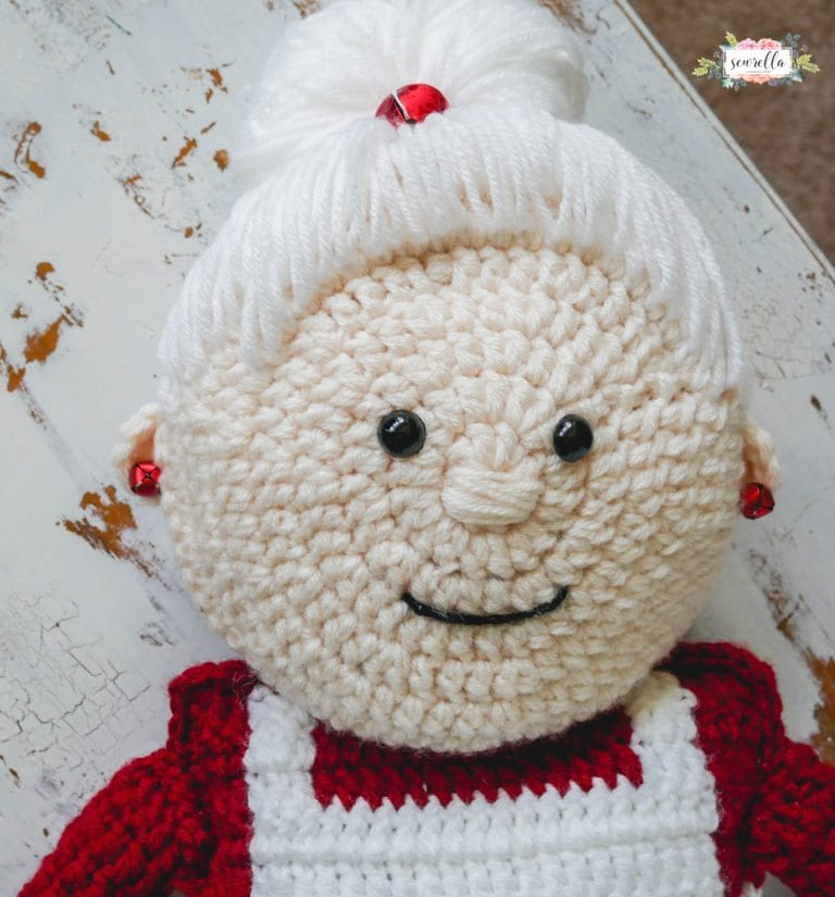 Crochet Mrs. Claus • Sewrella