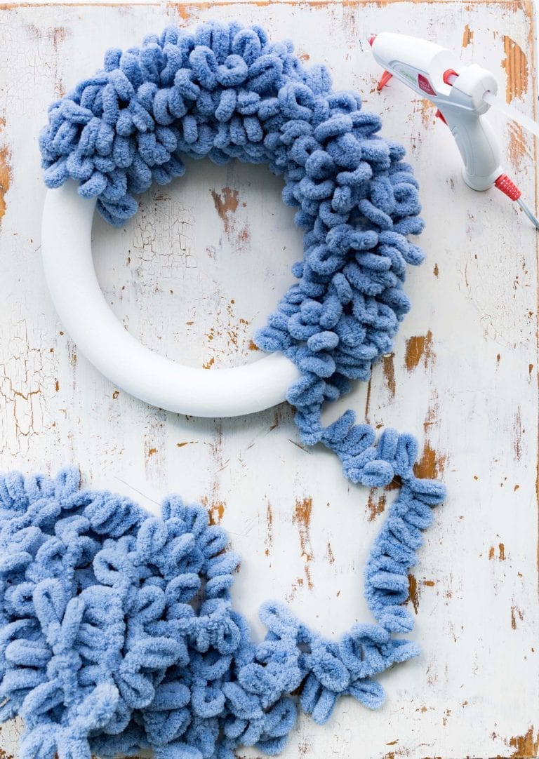 DIY Yarn Loop Wreath with Bernat Blanket EZ • Sewrella
